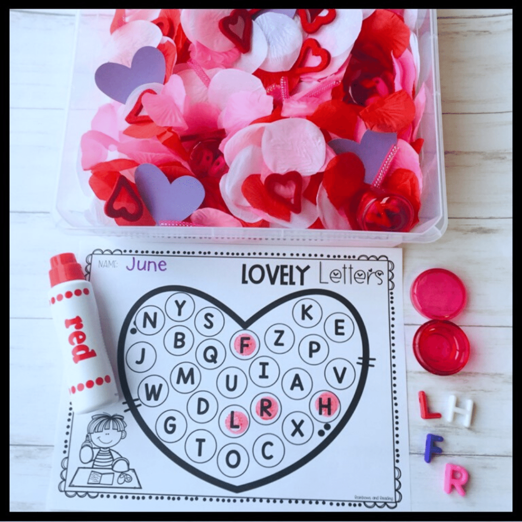 Valentine's Day Sensory Bins Round Up | Sweet for Kindergarten